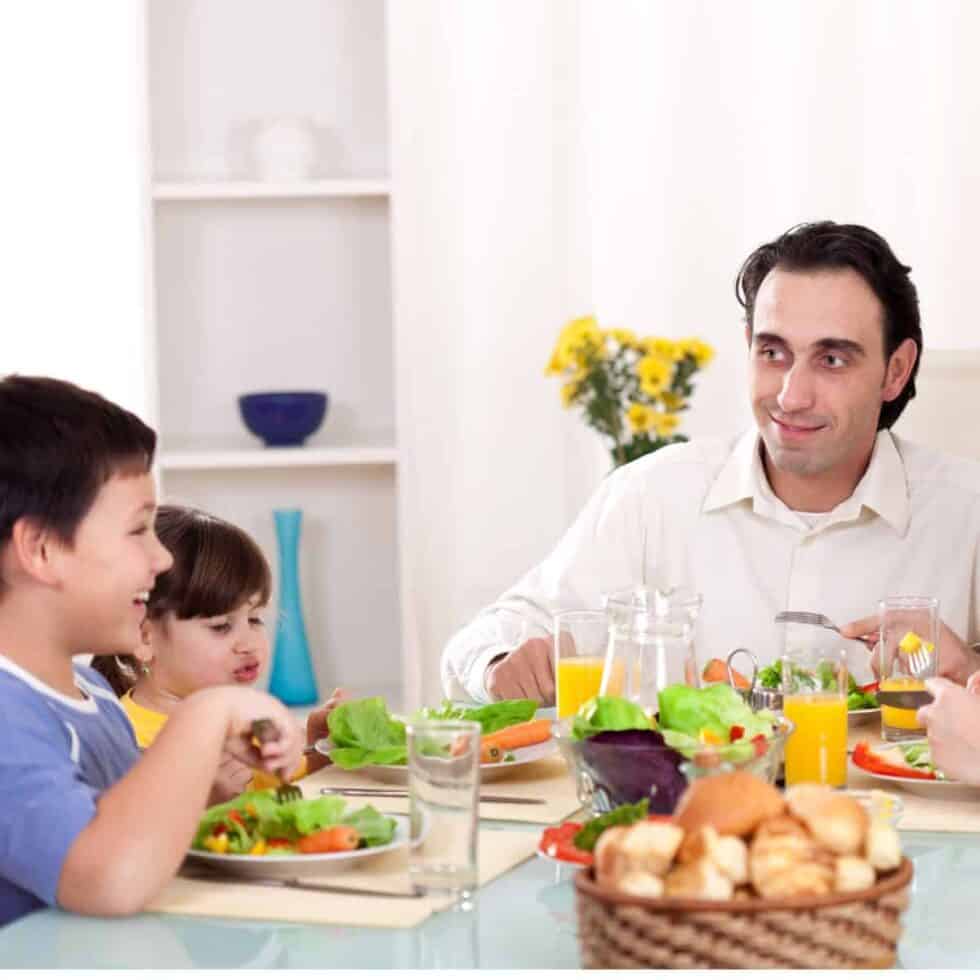 8 Ways to Help Your Child Sit Still to Eat! - Your Kid's Table